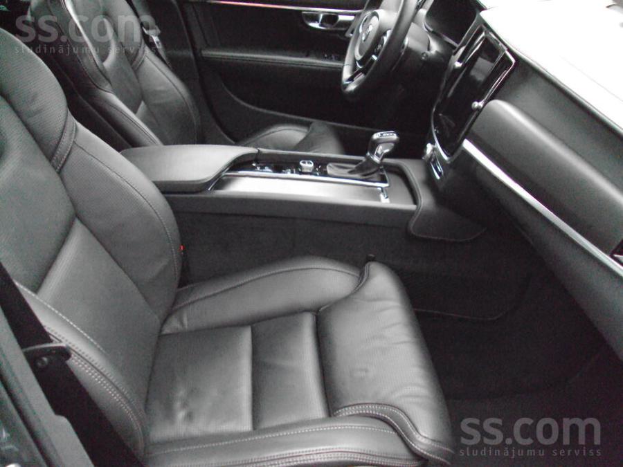 Grey Volvo V90 2017 in Riga, with an engine capacity of 2.00 L and mileage of 225 thousand km for 24000 €, photo 7 on AUTOMOTO.COM.LV