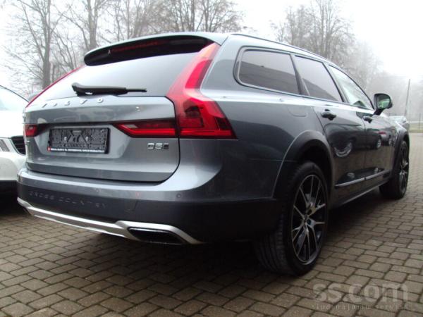 Grey Volvo V90 2017 in Riga, with an engine capacity of 2.00 L and mileage of 225 thousand km for 22500 €, photo 3 on AUTOMOTO.COM.LV