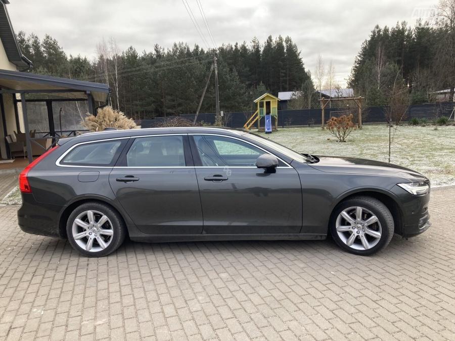 Grey Volvo V90 2017 in Vilnius, with an engine capacity of 2.00 L and mileage of 274 thousand km for 14200 €, photo 7 on AUTOMOTO.COM.LV