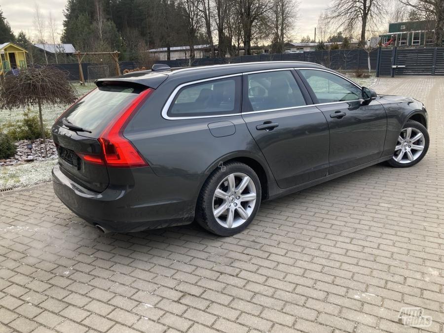 Grey Volvo V90 2017 in Vilnius, with an engine capacity of 2.00 L and mileage of 274 thousand km for 14200 €, photo 9 on AUTOMOTO.COM.LV