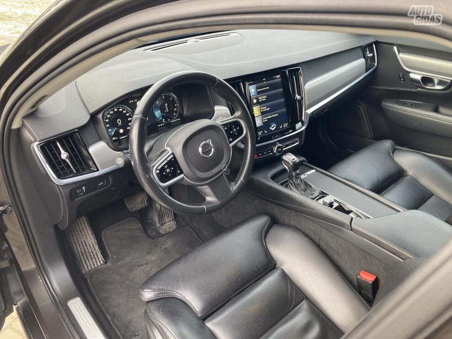 Grey Volvo V90 2017 in Vilnius, with an engine capacity of 2.00 L and mileage of 274 thousand km for 14200 €, photo 15 on AUTOMOTO.COM.LV