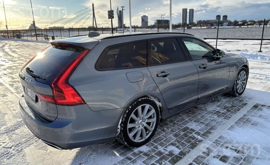 Grey Volvo V90 2017 in Riga, with an engine capacity of 2.00 L and mileage of 234 thousand km for 14400 €, photo 5 on AUTOMOTO.COM.LV