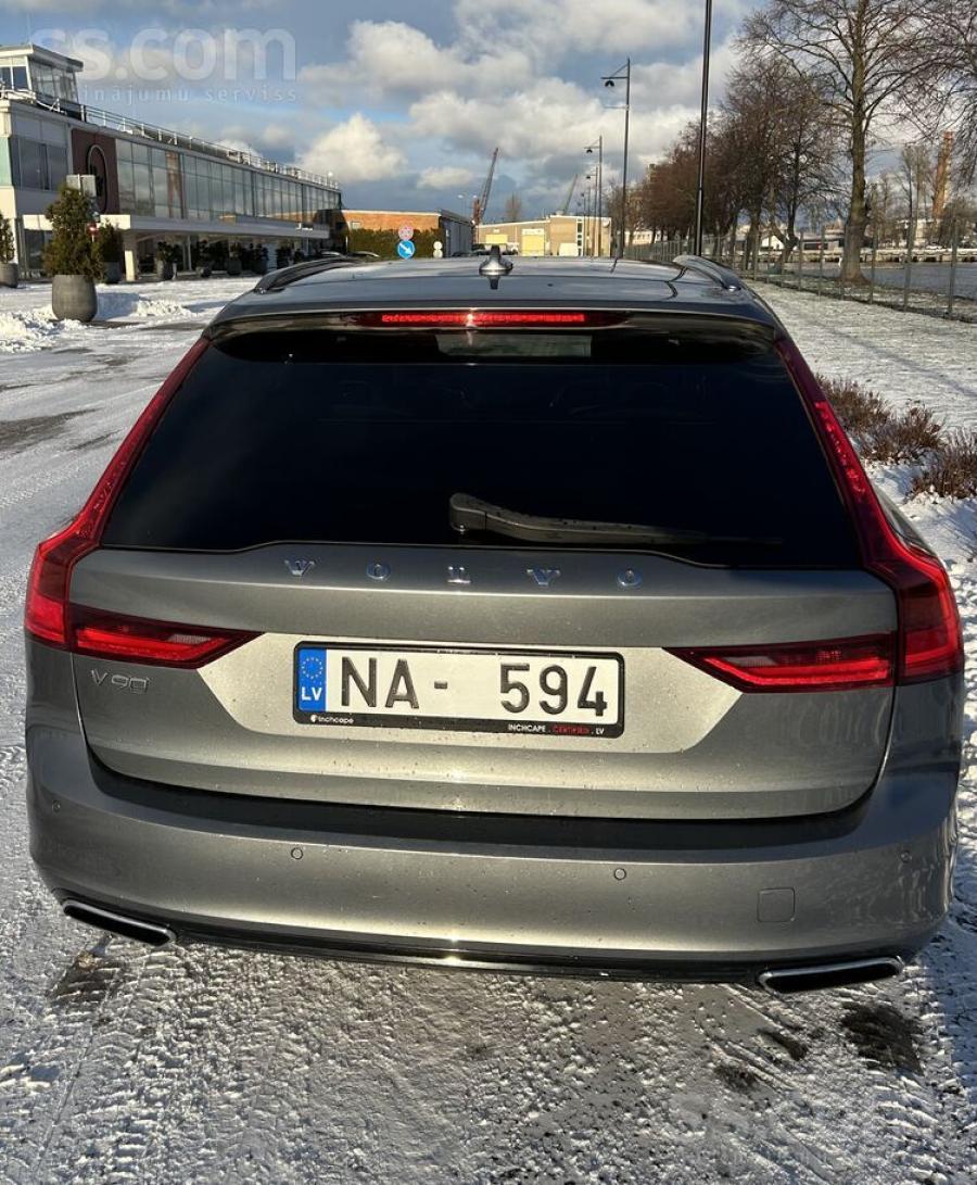 Grey Volvo V90 2017 in Riga, with an engine capacity of 2.00 L and mileage of 234 thousand km for 14400 €, photo 6 on AUTOMOTO.COM.LV