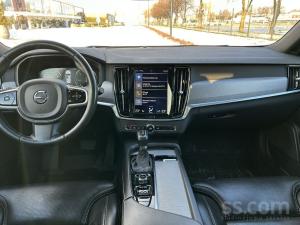 Grey Volvo V90 2017 in Riga, with an engine capacity of 2.00 L and mileage of 234 thousand km for 14400 €, photo 9 on AUTOMOTO.COM.LV