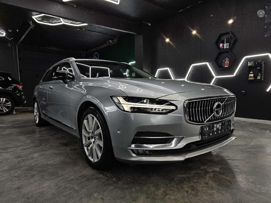 Grey Volvo V90 2017 in Mazeikiai, with an engine capacity of 2.00 L and mileage of 254 thousand km for 14950 €, photo 2 on AUTOMOTO.COM.LV