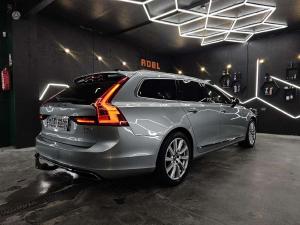 Grey Volvo V90 2017 in Mazeikiai, with an engine capacity of 2.00 L and mileage of 254 thousand km for 14950 €, photo 3 on AUTOMOTO.COM.LV