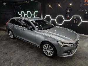 Grey Volvo V90 2017 in Mazeikiai, with an engine capacity of 2.00 L and mileage of 254 thousand km for 14950 €, photo 11 on AUTOMOTO.COM.LV