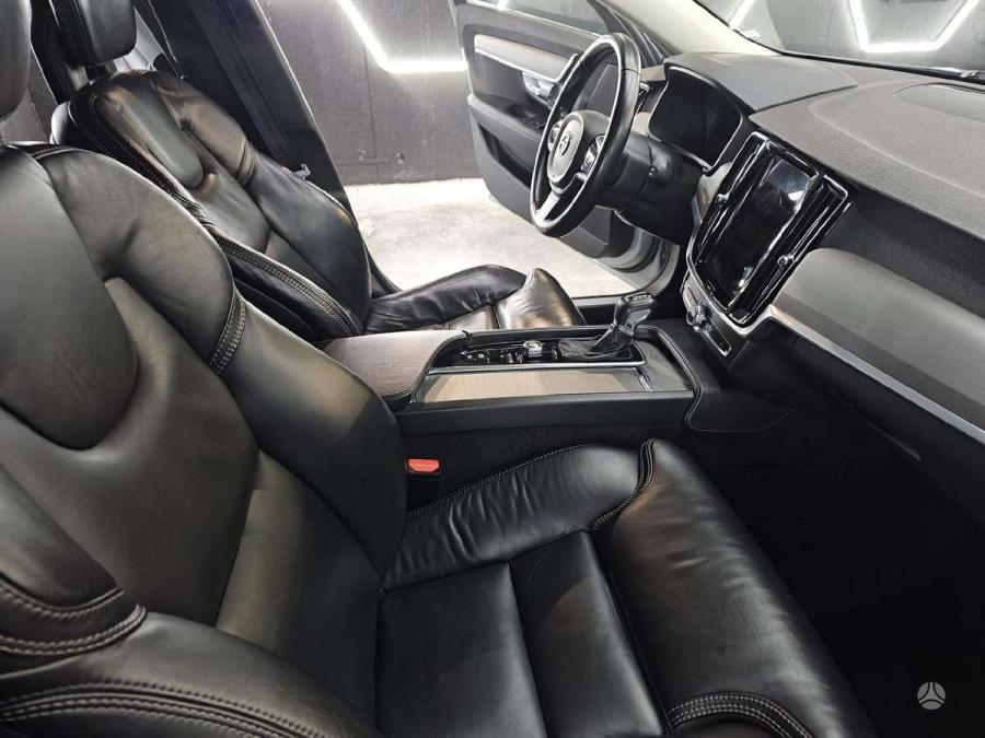 Grey Volvo V90 2017 in Mazeikiai, with an engine capacity of 2.00 L and mileage of 254 thousand km for 14950 €, photo 13 on AUTOMOTO.COM.LV