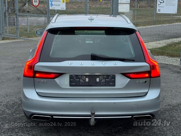 Grey Volvo V90 2017 in Parnu, with an engine capacity of 2.00 L and mileage of 196 thousand km for 17900 €, photo 5 on AUTOMOTO.COM.LV