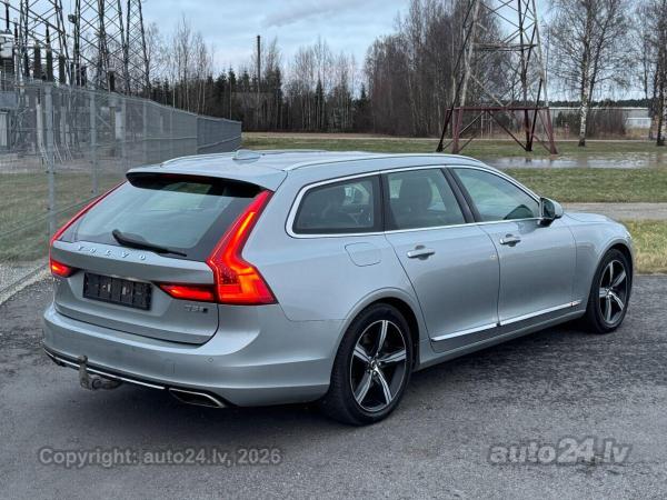 Grey Volvo V90 2017 in Parnu, with an engine capacity of 2.00 L and mileage of 196 thousand km for 17900 €, photo 8 on AUTOMOTO.COM.LV