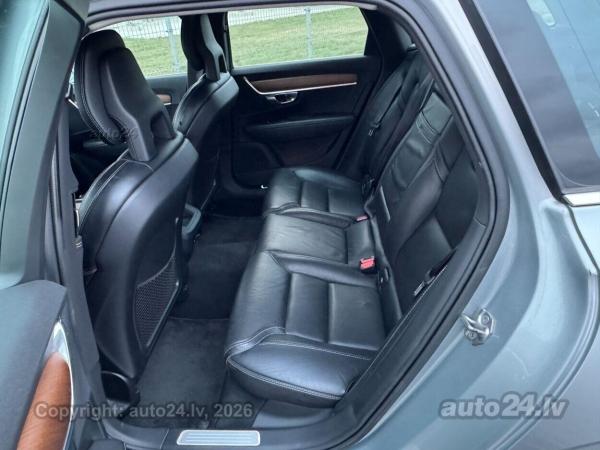 Grey Volvo V90 2017 in Parnu, with an engine capacity of 2.00 L and mileage of 196 thousand km for 17900 €, photo 10 on AUTOMOTO.COM.LV