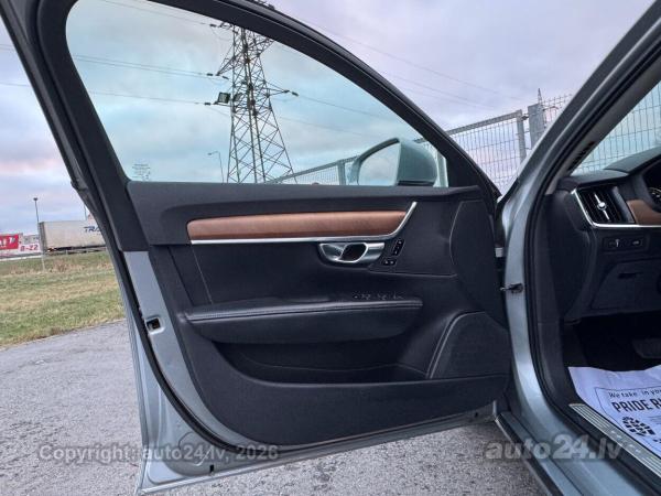 Pelēks Volvo V90 2017 Pērnava, ar dzinēja tilpumu 2.00 L un nobraukumu 196 tūkst. km par 17900 €, foto 11 vietnē AUTOMOTO.COM.LV