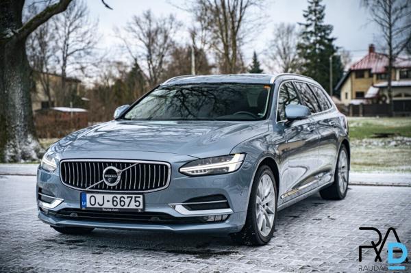 Grey Volvo V90 2017 in Riga, with an engine capacity of 2.00 L and mileage of 172 thousand km for 18990 €, photo 1 on AUTOMOTO.COM.LV