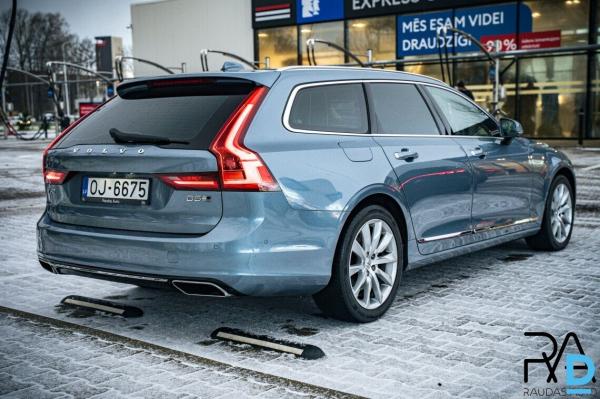 Grey Volvo V90 2017 in Riga, with an engine capacity of 2.00 L and mileage of 172 thousand km for 18990 €, photo 3 on AUTOMOTO.COM.LV