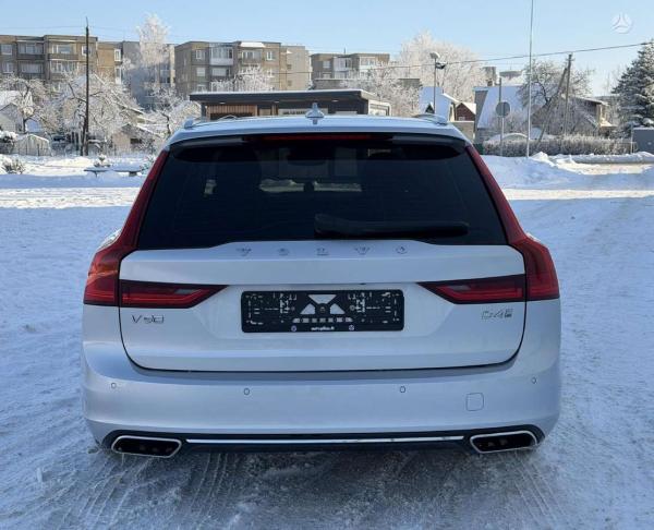 Pelēks Volvo V90 2017 Raseiniai, ar dzinēja tilpumu 2.00 L un nobraukumu 216 tūkst. km par 16999 €, foto 5 vietnē AUTOMOTO.COM.LV