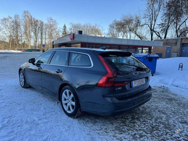Pelēks Volvo V90 2017 Alīta, ar dzinēja tilpumu 2.00 L un nobraukumu 219 tūkst. km par 12950 €, foto 3 vietnē AUTOMOTO.COM.LV