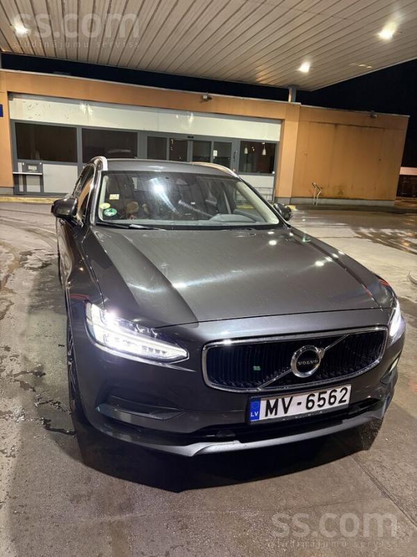 Grey Volvo V90 2017 in Jelgava, with an engine capacity of 2.00 L and mileage of 285 thousand km for 11500 €, photo 1 on AUTOMOTO.COM.LV
