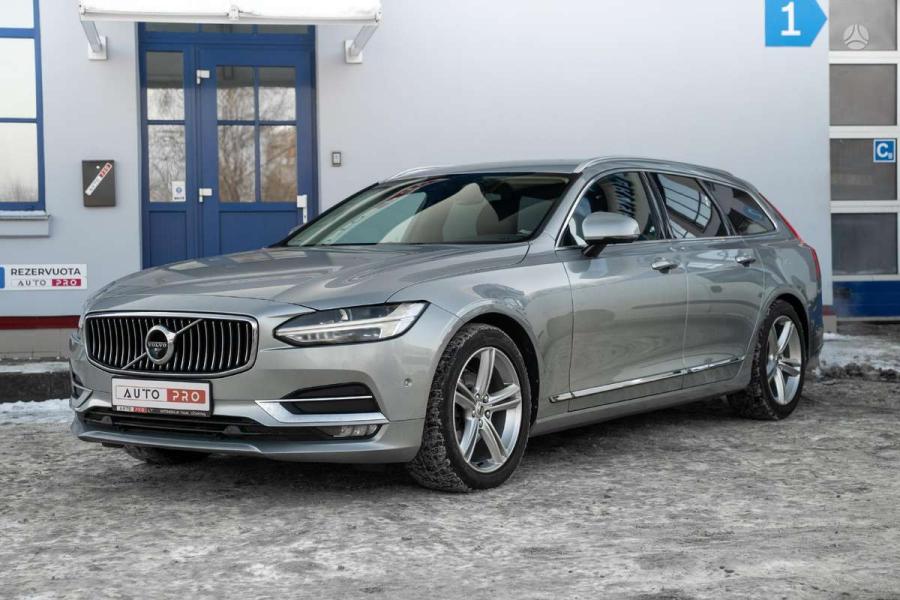 Grey Volvo V90 2017 in Vilnius, with an engine capacity of 1.97 L and mileage of 326 thousand km for 14900 €, photo 1 on AUTOMOTO.COM.LV
