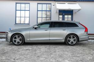 Grey Volvo V90 2017 in Vilnius, with an engine capacity of 1.97 L and mileage of 326 thousand km for 14900 €, photo 2 on AUTOMOTO.COM.LV