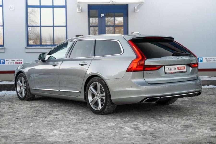 Grey Volvo V90 2017 in Vilnius, with an engine capacity of 1.97 L and mileage of 326 thousand km for 14900 €, photo 6 on AUTOMOTO.COM.LV