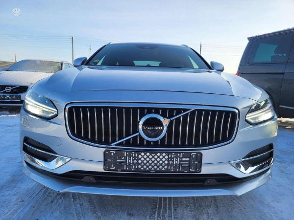 Grey Volvo V90 2017 in Vilnius, with an engine capacity of 2.00 L and mileage of 289 thousand km for 15999 €, photo 3 on AUTOMOTO.COM.LV