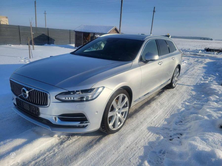 Grey Volvo V90 2017 in Vilnius, with an engine capacity of 2.00 L and mileage of 289 thousand km for 15999 €, photo 4 on AUTOMOTO.COM.LV