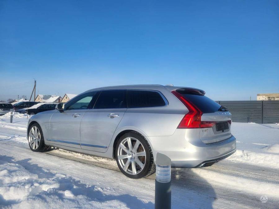 Grey Volvo V90 2017 in Vilnius, with an engine capacity of 2.00 L and mileage of 289 thousand km for 15999 €, photo 10 on AUTOMOTO.COM.LV