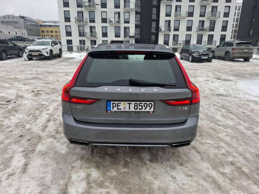 Grey Volvo V90 2017 in Vilnius, with an engine capacity of 2.00 L and mileage of 268 thousand km for 12300 €, photo 6 on AUTOMOTO.COM.LV