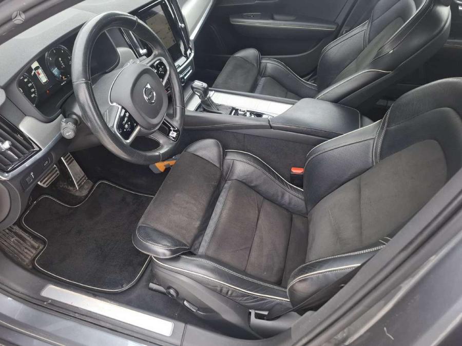 Grey Volvo V90 2017 in Vilnius, with an engine capacity of 2.00 L and mileage of 268 thousand km for 12300 €, photo 9 on AUTOMOTO.COM.LV