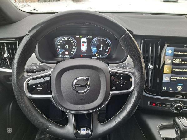 Pelēks Volvo V90 2017 Alīta, ar dzinēja tilpumu 2.00 L un nobraukumu 333 tūkst. km par 13900 €, foto 10 vietnē AUTOMOTO.COM.LV