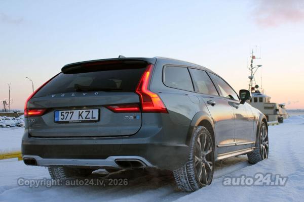 Pelēks Volvo V90 2017 Tallina, ar dzinēja tilpumu 2.00 L un nobraukumu 300 tūkst. km par 16999 €, foto 5 vietnē AUTOMOTO.COM.LV