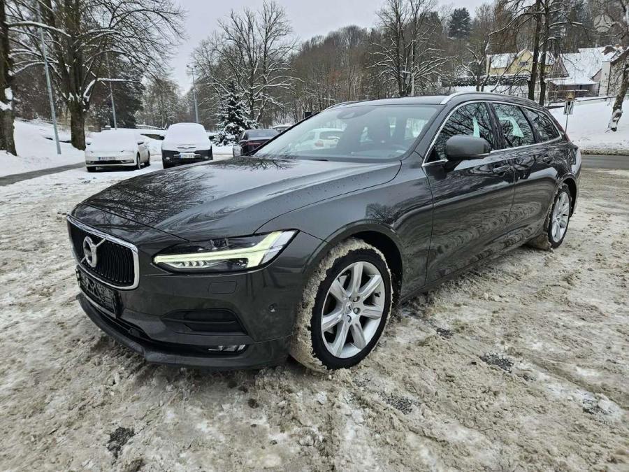 Grey Volvo V90 2017 in Vilnius, with an engine capacity of 2.00 L and mileage of 276 thousand km for 14200 €, photo 5 on AUTOMOTO.COM.LV