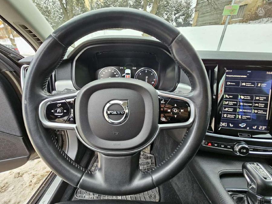 Grey Volvo V90 2017 in Vilnius, with an engine capacity of 2.00 L and mileage of 276 thousand km for 14200 €, photo 17 on AUTOMOTO.COM.LV