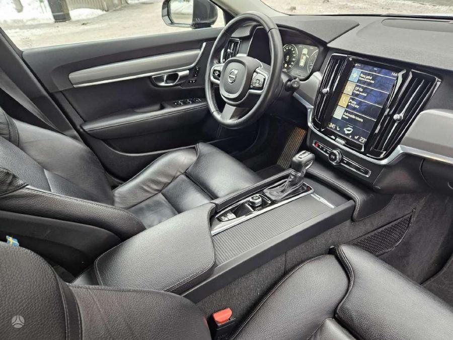 Grey Volvo V90 2017 in Vilnius, with an engine capacity of 2.00 L and mileage of 276 thousand km for 14200 €, photo 26 on AUTOMOTO.COM.LV