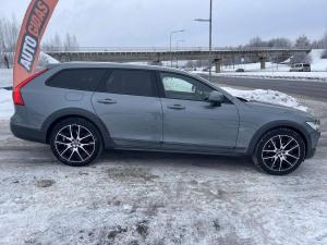 Grey Volvo V90 2017 in Kaunas, with an engine capacity of 2.00 L and mileage of 370 thousand km for 15850 €, photo 15 on AUTOMOTO.COM.LV