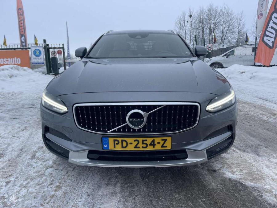 Pelēks Volvo V90 2017 Kauņa, ar dzinēja tilpumu 2.00 L un nobraukumu 370 tūkst. km par 15850 €, foto 4 vietnē AUTOMOTO.COM.LV