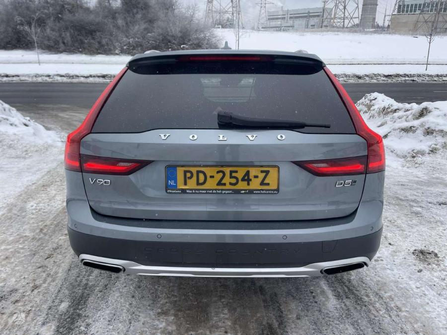 Pelēks Volvo V90 2017 Kauņa, ar dzinēja tilpumu 2.00 L un nobraukumu 370 tūkst. km par 15850 €, foto 11 vietnē AUTOMOTO.COM.LV