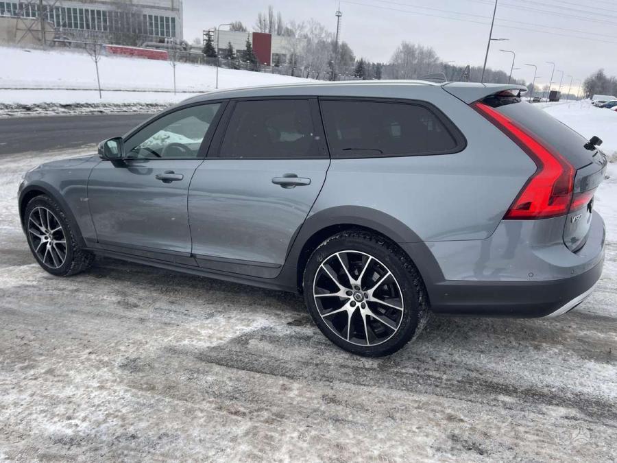 Pelēks Volvo V90 2017 Kauņa, ar dzinēja tilpumu 2.00 L un nobraukumu 370 tūkst. km par 15850 €, foto 14 vietnē AUTOMOTO.COM.LV