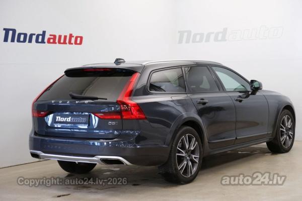Grey Volvo V90 2017 in Tallinn, with an engine capacity of 2.00 L and mileage of 246 thousand km for 19490 €, photo 2 on AUTOMOTO.COM.LV