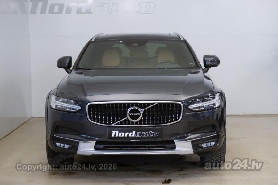 Grey Volvo V90 2017 in Tallinn, with an engine capacity of 2.00 L and mileage of 246 thousand km for 19490 €, photo 3 on AUTOMOTO.COM.LV
