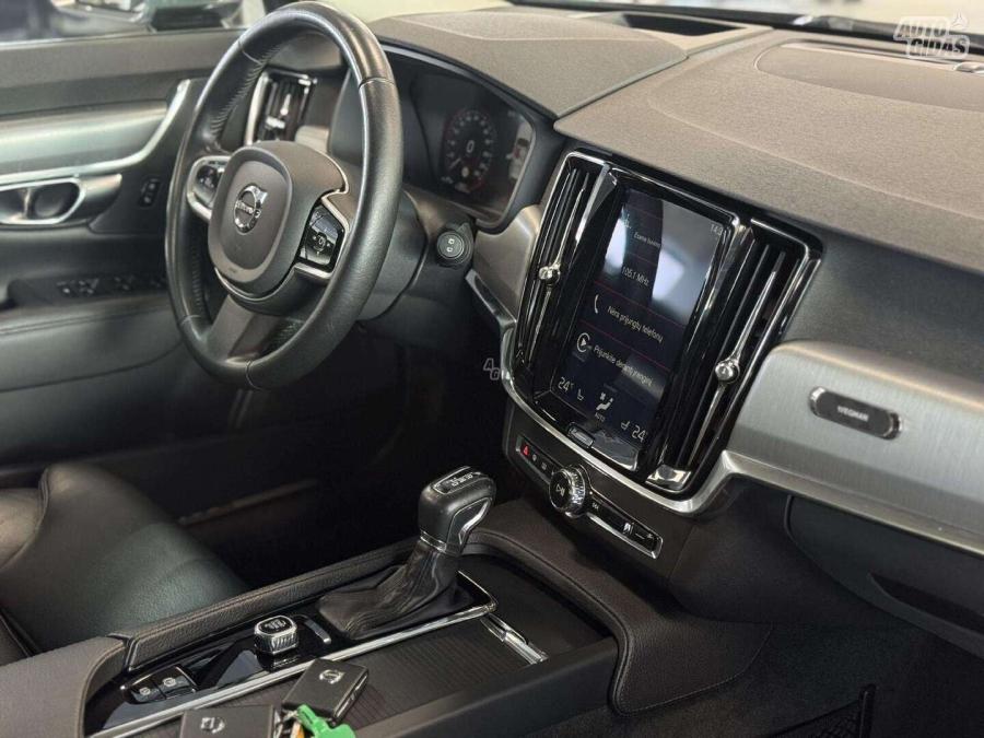Pelēks Volvo V90 2017 Klaipėda, ar dzinēja tilpumu 2.00 L un nobraukumu 238 tūkst. km par 18650 €, foto 13 vietnē AUTOMOTO.COM.LV