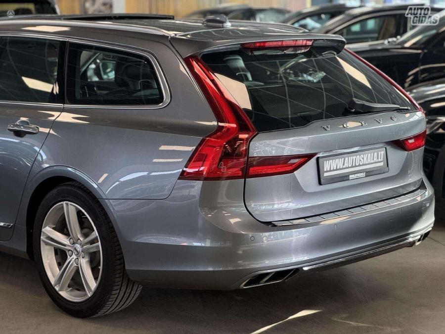 Pelēks Volvo V90 2017 Klaipėda, ar dzinēja tilpumu 2.00 L un nobraukumu 238 tūkst. km par 18650 €, foto 31 vietnē AUTOMOTO.COM.LV
