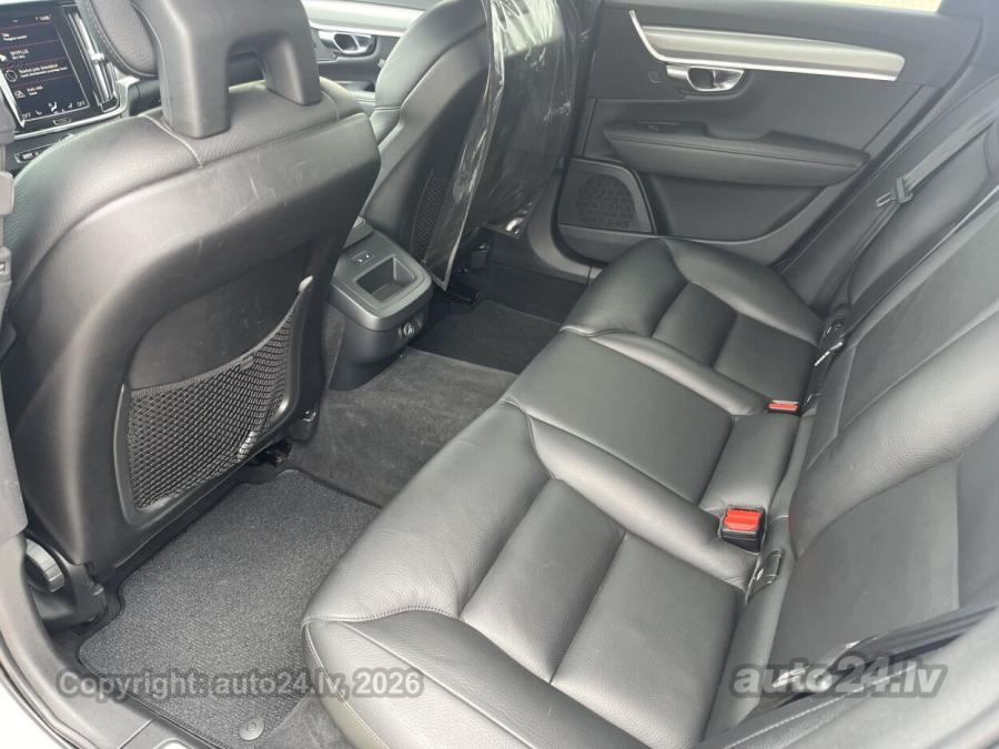Grey Volvo V90 2017 in Tallinn, with an engine capacity of 2.00 L and mileage of 256 thousand km for 17990 €, photo 12 on AUTOMOTO.COM.LV