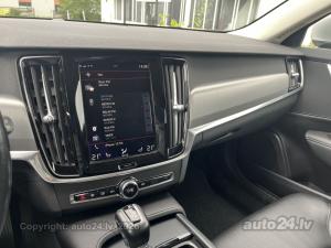 Grey Volvo V90 2017 in Tallinn, with an engine capacity of 2.00 L and mileage of 256 thousand km for 17990 €, photo 17 on AUTOMOTO.COM.LV