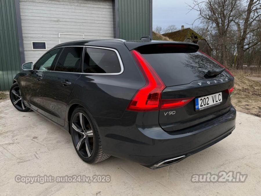 Grey Volvo V90 2017 in Viljandi, with an engine capacity of 2.00 L and mileage of 307 thousand km for 17490 €, photo 2 on AUTOMOTO.COM.LV