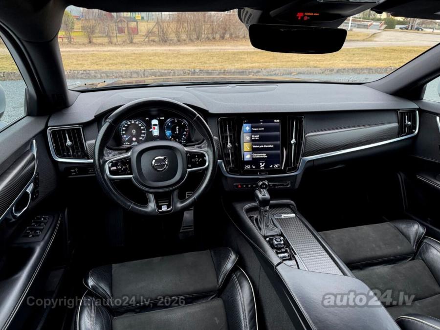 Grey Volvo V90 2017 in Viljandi, with an engine capacity of 2.00 L and mileage of 307 thousand km for 17490 €, photo 8 on AUTOMOTO.COM.LV