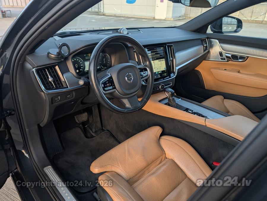 Pelēks Volvo V90 2017 Tallina, ar dzinēja tilpumu 2.00 L un nobraukumu 166 tūkst. km par 21900 €, foto 9 vietnē AUTOMOTO.COM.LV
