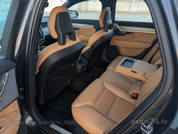 Grey Volvo V90 2017 in Tallinn, with an engine capacity of 2.00 L and mileage of 166 thousand km for 21900 €, photo 9 on AUTOMOTO.COM.LV