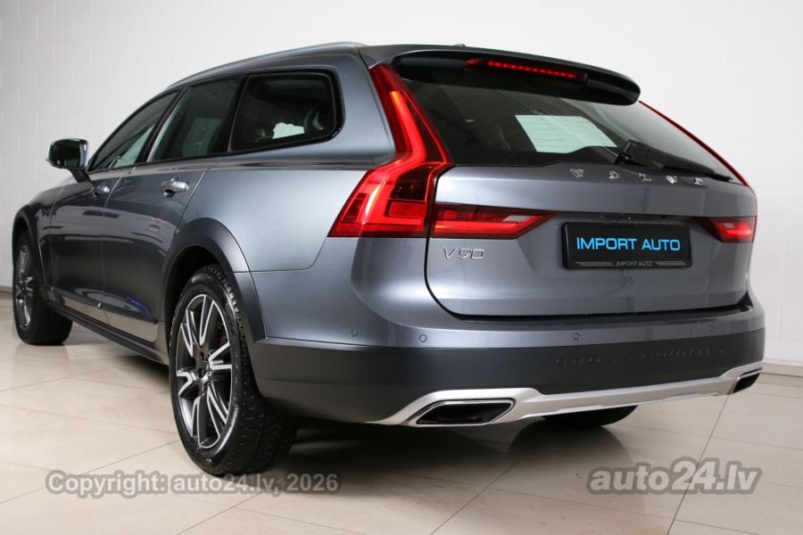 Pelēks Volvo V90 2017 Pērnava, ar dzinēja tilpumu 2.00 L un nobraukumu 199 tūkst. km par 22990 €, foto 5 vietnē AUTOMOTO.COM.LV