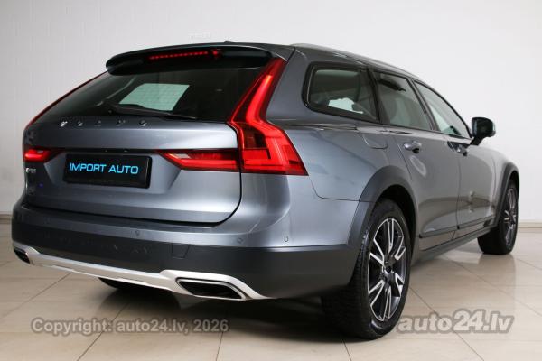 Pelēks Volvo V90 2017 Pērnava, ar dzinēja tilpumu 2.00 L un nobraukumu 199 tūkst. km par 22990 €, foto 6 vietnē AUTOMOTO.COM.LV
